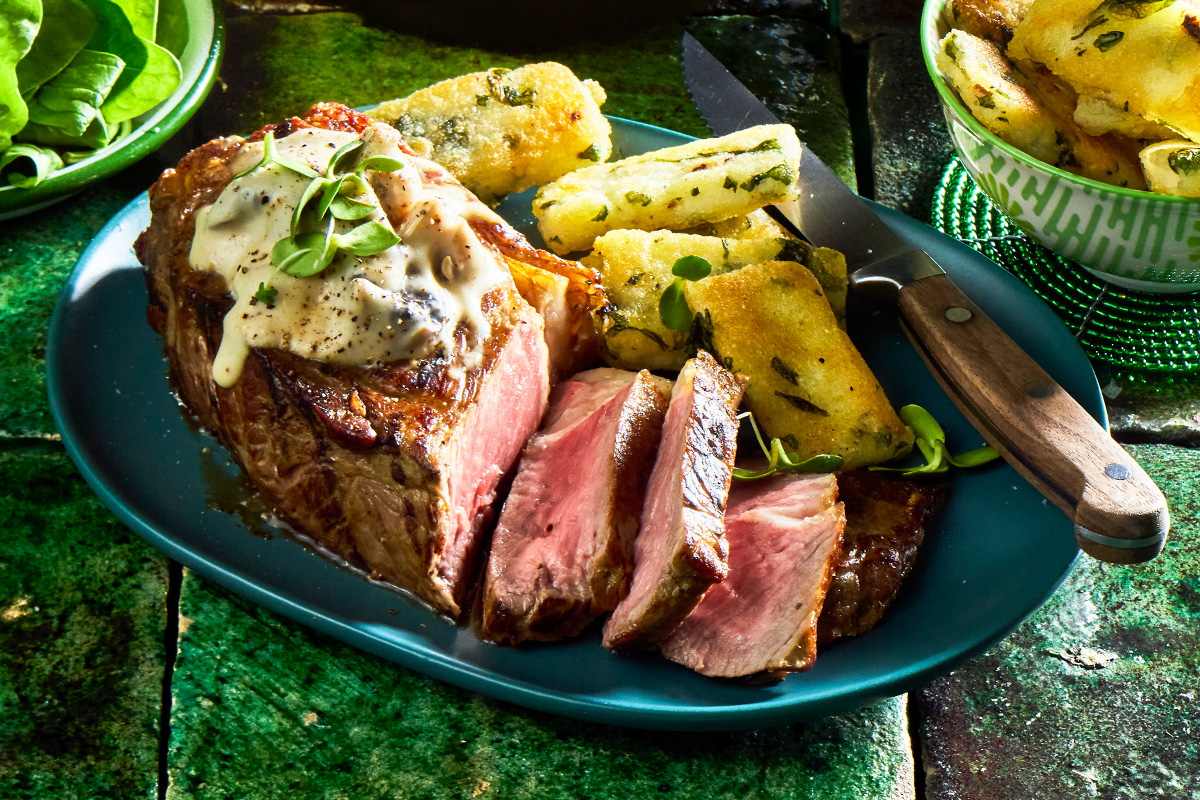 SPAR - Master’s Sirloin with Cheddamelt Style Sauce Recipe